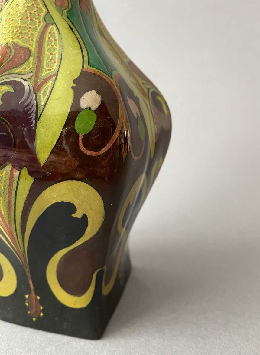 Ivora vaas 31 cm irissen - Art Nouveau Plateel